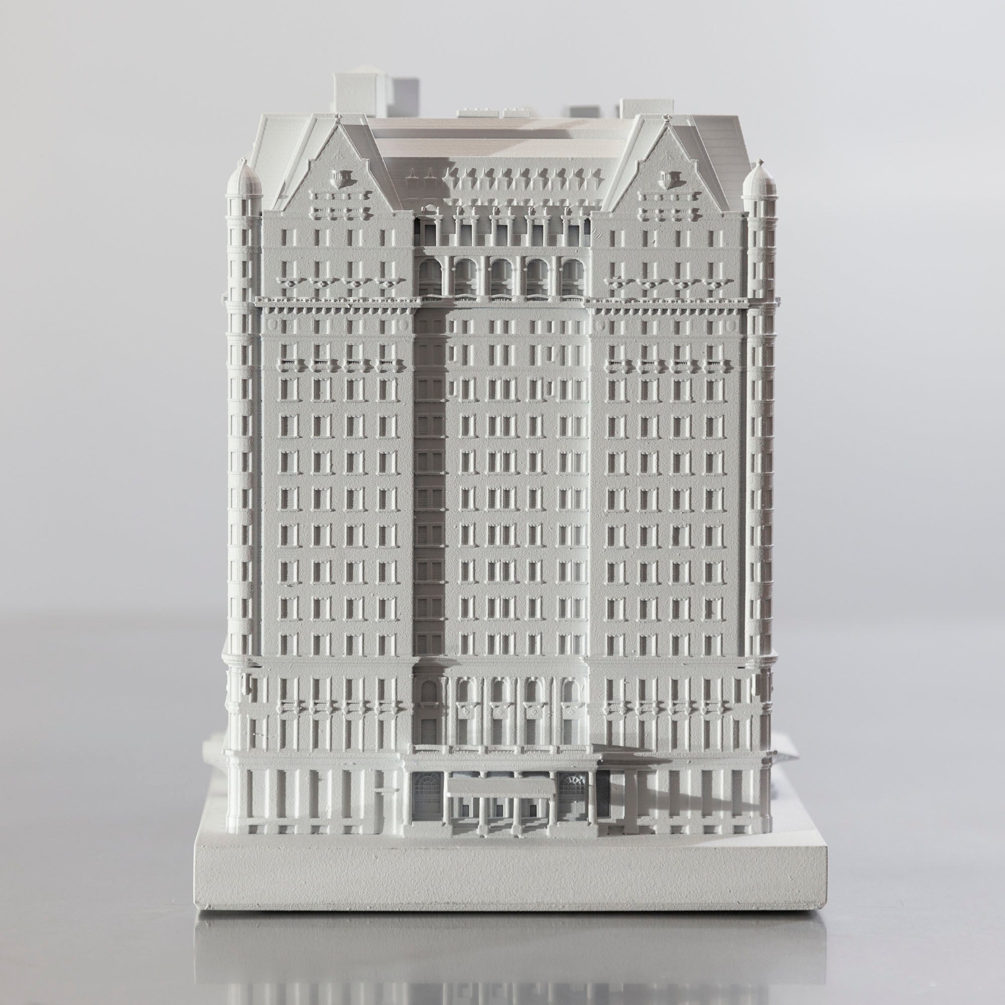 The Plaza Hotel 1:700 Scale Model – Microscape